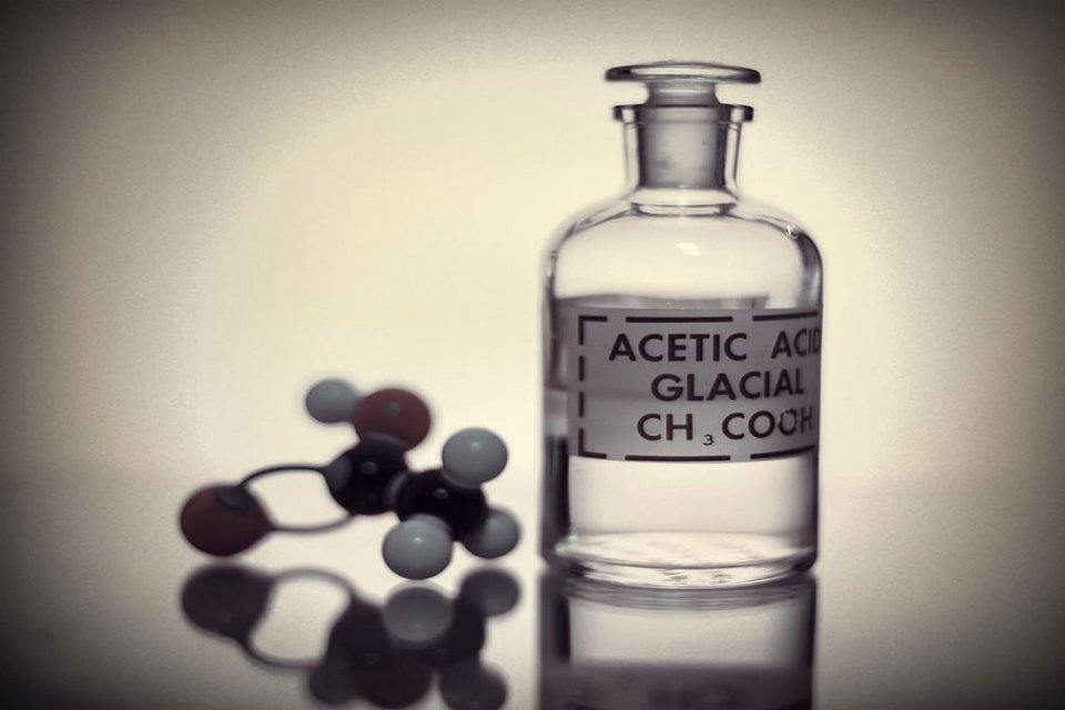 Acetic acid Homeopathic medicine – Dr Riffat Nawab Musab
